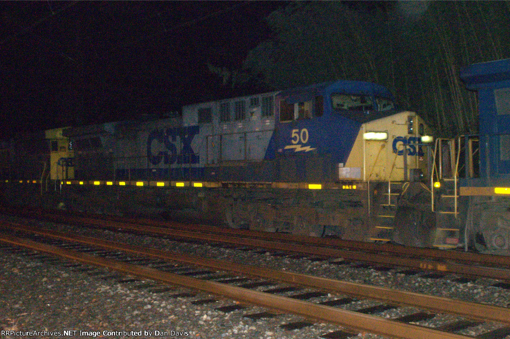 CSX AC44CW 50 trails on Q410-09